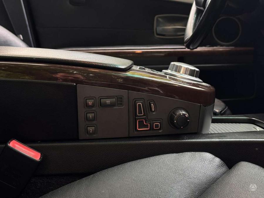 Grey BMW 730 2006 in Vilnius, with an engine capacity of 2.99 L and mileage of 336 thousand km for 3250 €, photo 18 on AUTOMOTO.COM.LV