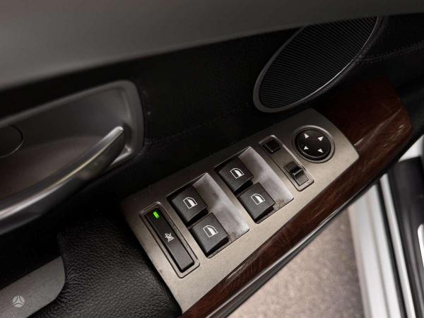 Pelēks BMW 730 2006 Viļņa, ar dzinēja tilpumu 2.99 L un nobraukumu 336 tūkst. km par 2999 €, foto 8 vietnē AUTOMOTO.COM.LV
