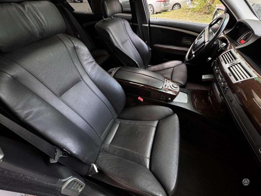 Grey BMW 730 2006 in Vilnius, with an engine capacity of 2.99 L and mileage of 336 thousand km for 2999 €, photo 21 on AUTOMOTO.COM.LV