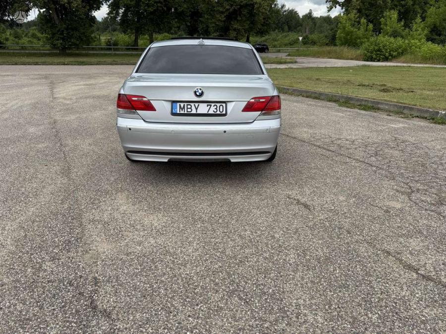 Grey BMW 730 2006 in Vilnius, with an engine capacity of 2.99 L and mileage of 330 thousand km for 3600 €, photo 5 on AUTOMOTO.COM.LV