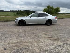 Grey BMW 730 2006 in Vilnius, with an engine capacity of 2.99 L and mileage of 330 thousand km for 3600 €, photo 6 on AUTOMOTO.COM.LV