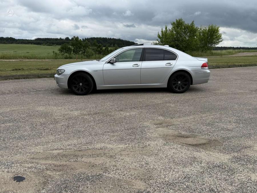 Grey BMW 730 2006 in Vilnius, with an engine capacity of 2.99 L and mileage of 330 thousand km for 3600 €, photo 6 on AUTOMOTO.COM.LV