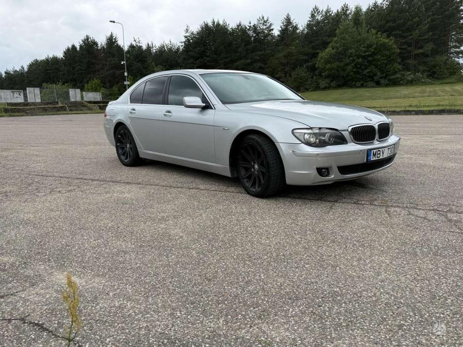 Grey BMW 730 2006 in Vilnius, with an engine capacity of 2.99 L and mileage of 330 thousand km for 3600 €, photo 11 on AUTOMOTO.COM.LV