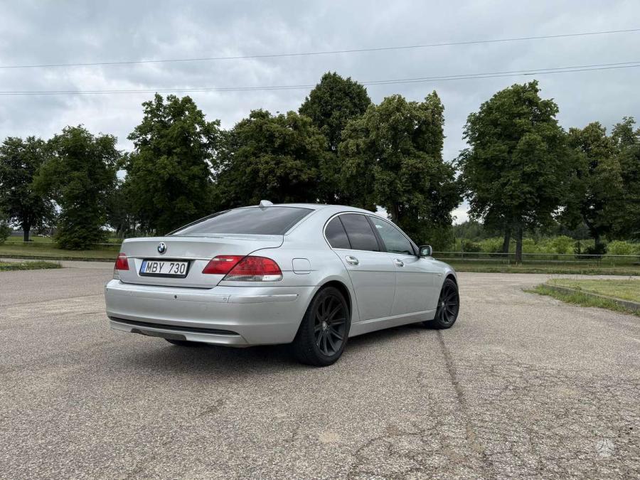 Grey BMW 730 2006 in Vilnius, with an engine capacity of 2.99 L and mileage of 330 thousand km for 3600 €, photo 15 on AUTOMOTO.COM.LV