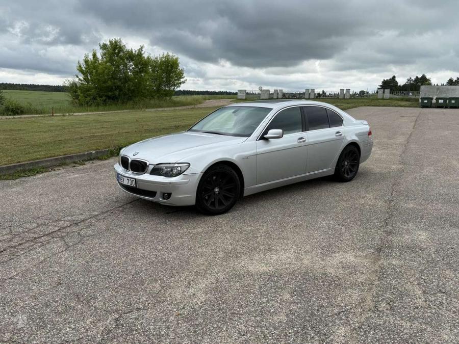 Grey BMW 730 2006 in Vilnius, with an engine capacity of 2.99 L and mileage of 330 thousand km for 3600 €, photo 16 on AUTOMOTO.COM.LV