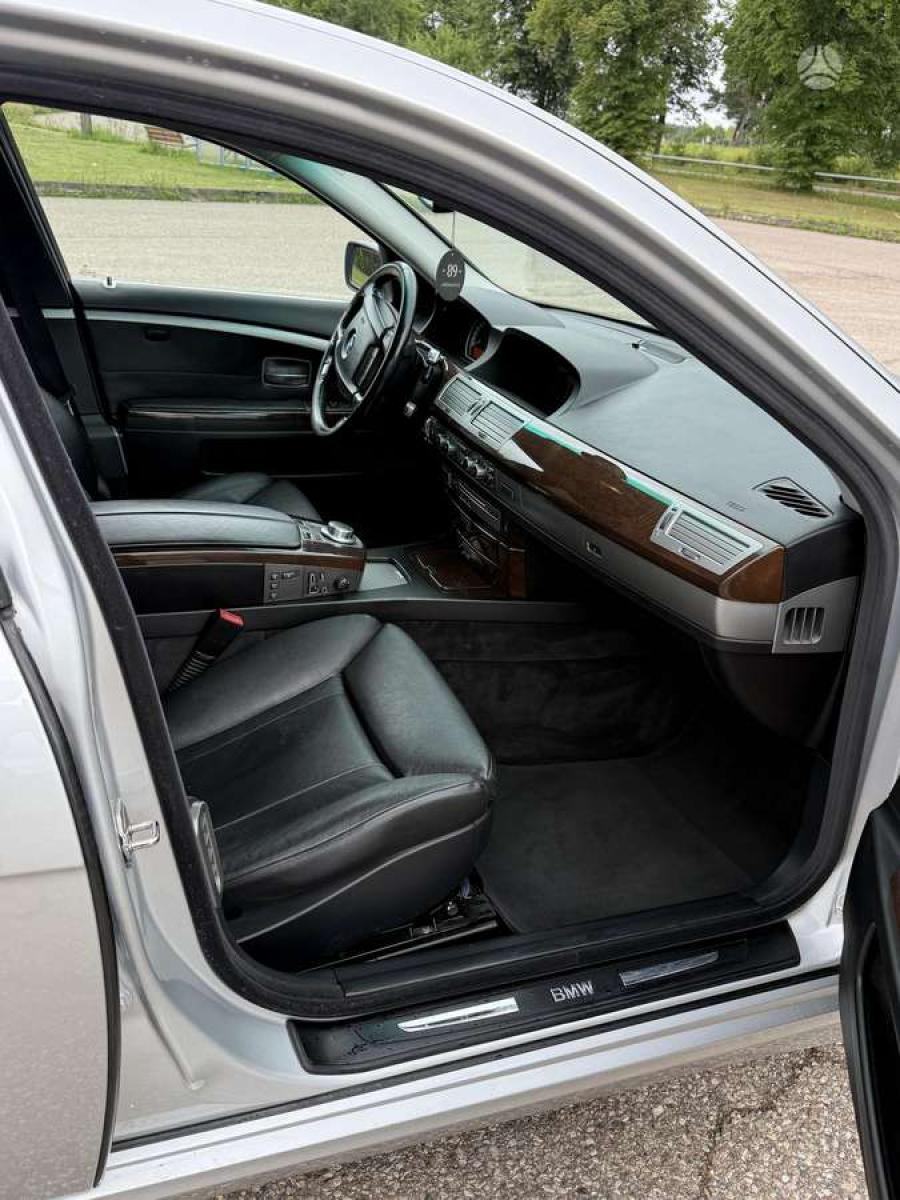 Grey BMW 730 2006 in Vilnius, with an engine capacity of 2.99 L and mileage of 330 thousand km for 3600 €, photo 18 on AUTOMOTO.COM.LV