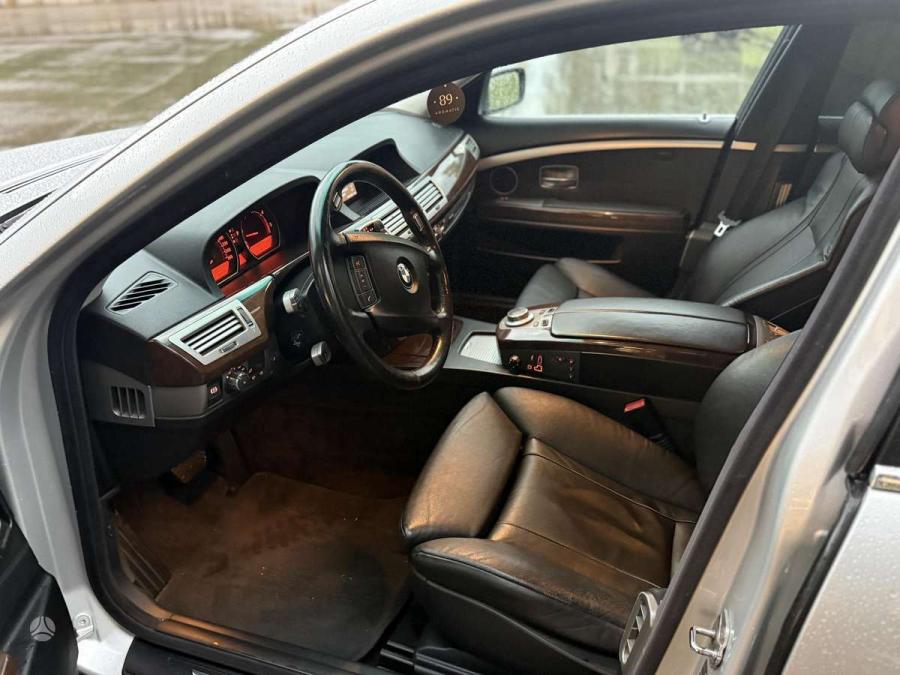 Grey BMW 730 2006 in Vilnius, with an engine capacity of 2.99 L and mileage of 330 thousand km for 3600 €, photo 20 on AUTOMOTO.COM.LV