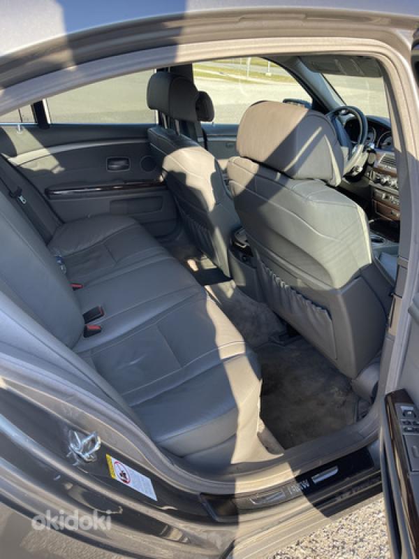 Grey BMW 730 2006 in Tartu, with an engine capacity of 3.00 L and mileage of 260 thousand km for 6500 €, photo 10 on AUTOMOTO.COM.LV