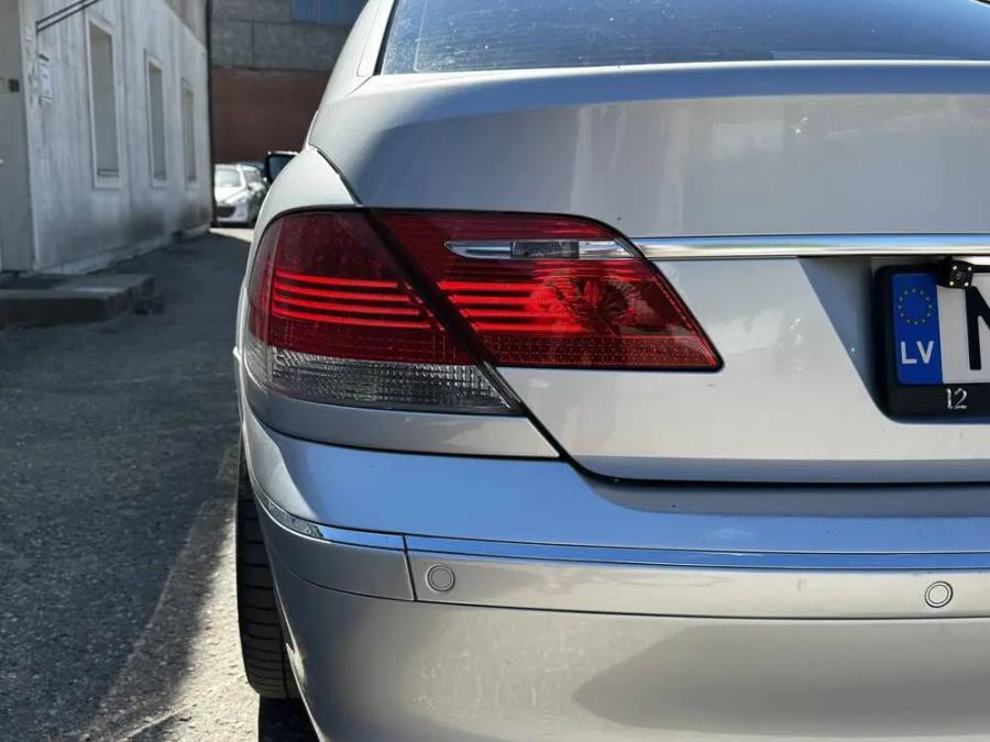 Pelēks BMW 730 2006 Daugavpils, ar dzinēja tilpumu 3.00 L un nobraukumu 310 tūkst. km par 5300 €, foto 13 vietnē AUTOMOTO.COM.LV