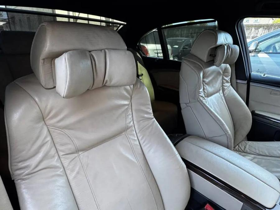 Pelēks BMW 730 2006 Daugavpils, ar dzinēja tilpumu 3.00 L un nobraukumu 310 tūkst. km par 5300 €, foto 23 vietnē AUTOMOTO.COM.LV