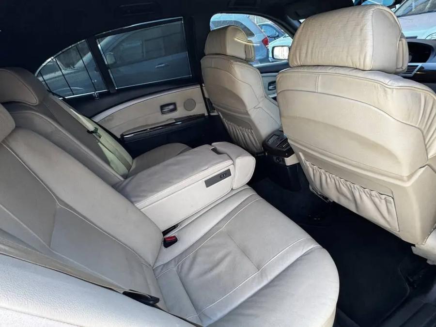 Pelēks BMW 730 2006 Daugavpils, ar dzinēja tilpumu 3.00 L un nobraukumu 310 tūkst. km par 5300 €, foto 28 vietnē AUTOMOTO.COM.LV