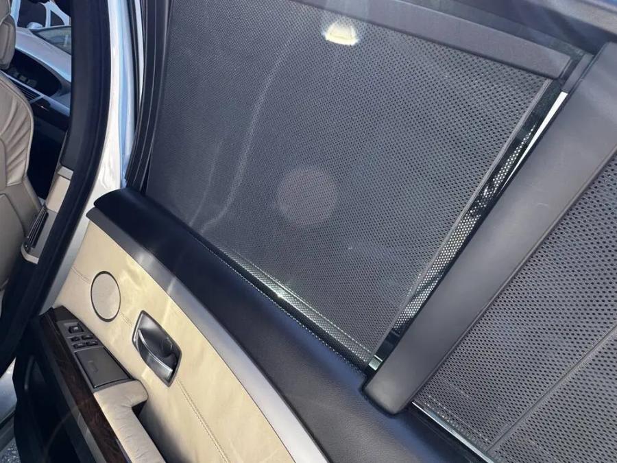 Pelēks BMW 730 2006 Daugavpils, ar dzinēja tilpumu 3.00 L un nobraukumu 310 tūkst. km par 5300 €, foto 29 vietnē AUTOMOTO.COM.LV