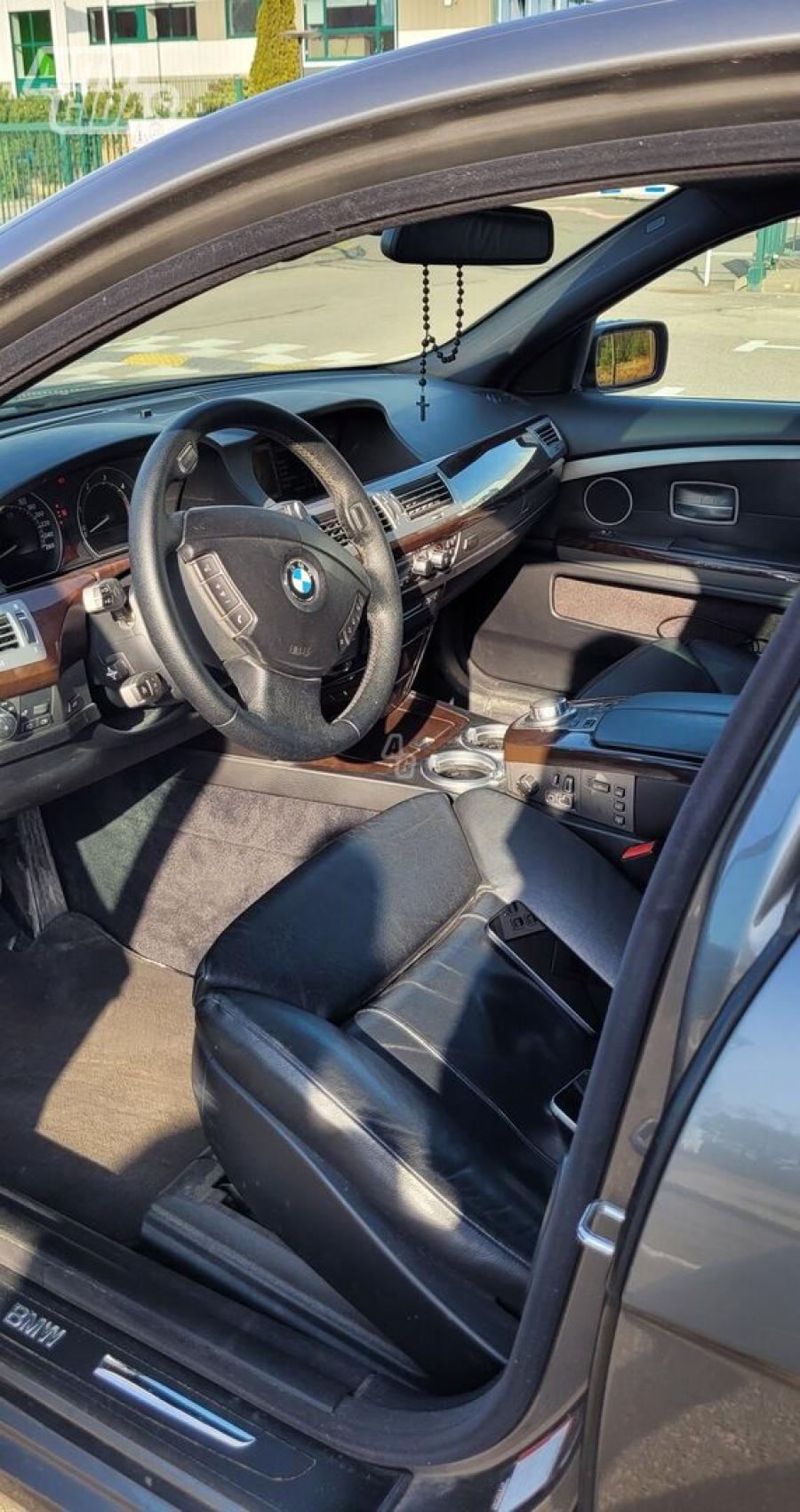 Pelēks BMW 730 2007 Viļņa, ar dzinēja tilpumu 3.00 L un nobraukumu 235 tūkst. km par 5500 €, foto 5 vietnē AUTOMOTO.COM.LV