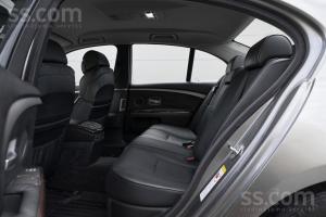 Grey BMW 730 2007 in Riga, with an engine capacity of 3.00 L and mileage of 352 thousand km for 5500 €, photo 11 on AUTOMOTO.COM.LV