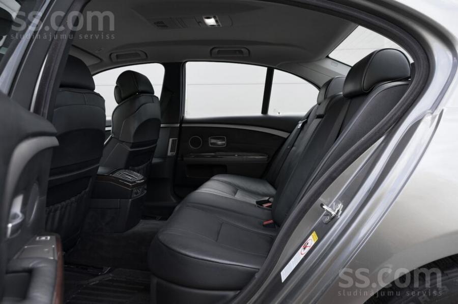 Grey BMW 730 2007 in Riga, with an engine capacity of 3.00 L and mileage of 352 thousand km for 5500 €, photo 11 on AUTOMOTO.COM.LV