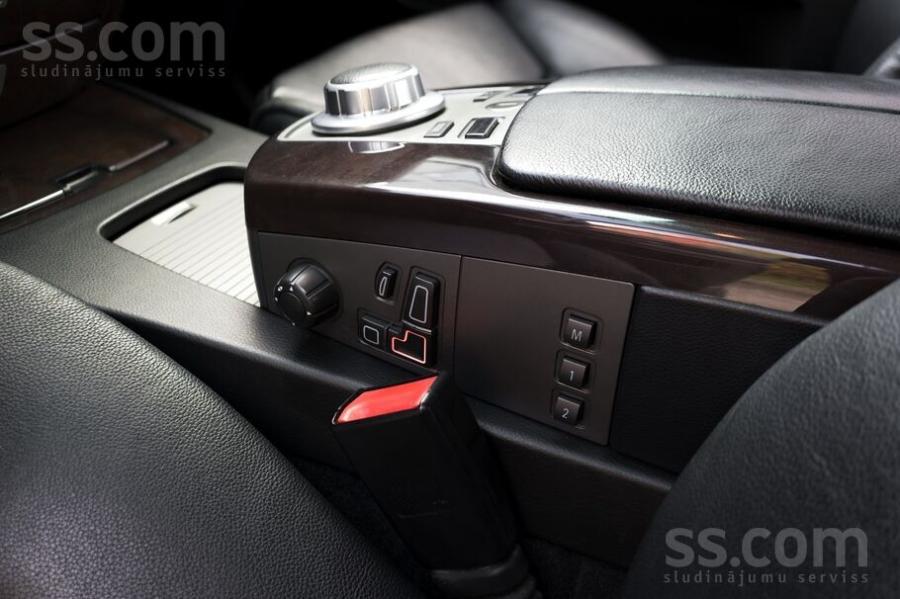 Grey BMW 730 2007 in Riga, with an engine capacity of 3.00 L and mileage of 352 thousand km for 5500 €, photo 14 on AUTOMOTO.COM.LV