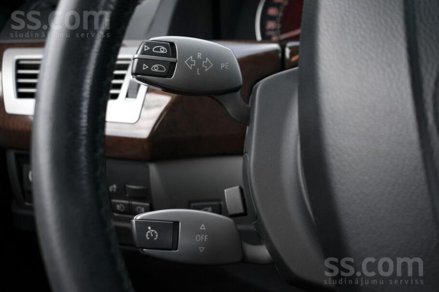 Grey BMW 730 2007 in Riga, with an engine capacity of 3.00 L and mileage of 352 thousand km for 5500 €, photo 16 on AUTOMOTO.COM.LV
