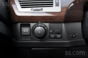 Grey BMW 730 2007 in Riga, with an engine capacity of 3.00 L and mileage of 352 thousand km for 5500 €, photo 29 on AUTOMOTO.COM.LV