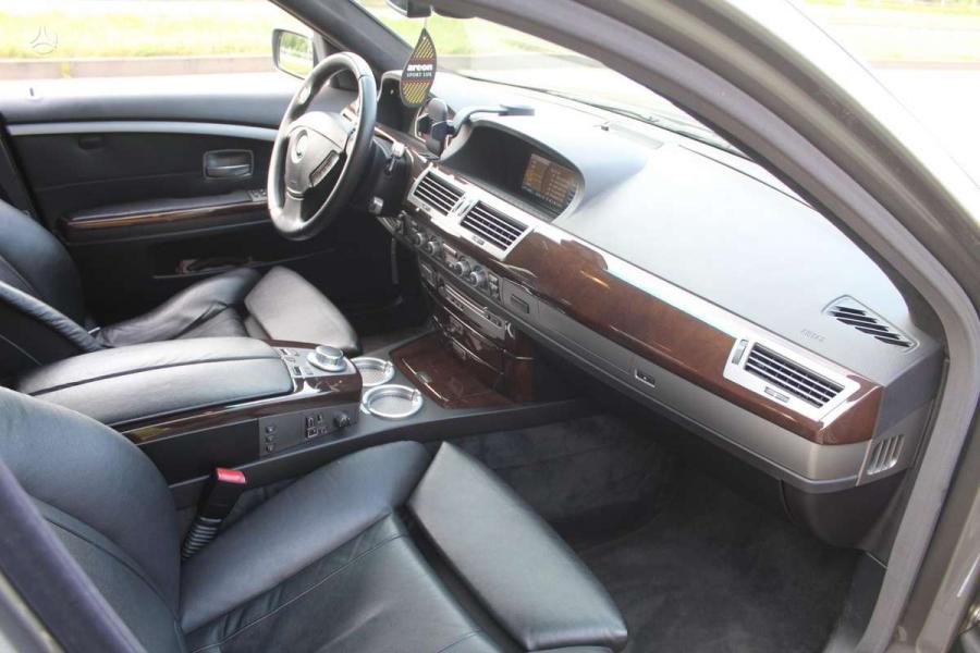 Pelēks BMW 730 2007 Klaipėda, ar dzinēja tilpumu 2.99 L un nobraukumu 339 tūkst. km par 5150 €, foto 19 vietnē AUTOMOTO.COM.LV