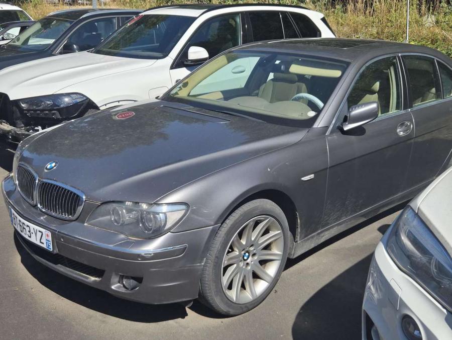 Grey BMW 730 2007 in Jurbarkas, with an engine capacity of 3.00 L and mileage of 309 thousand km for 3600 €, photo 4 on AUTOMOTO.COM.LV
