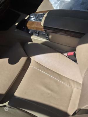 Grey BMW 730 2007 in Jurbarkas, with an engine capacity of 3.00 L and mileage of 309 thousand km for 3600 €, photo 8 on AUTOMOTO.COM.LV