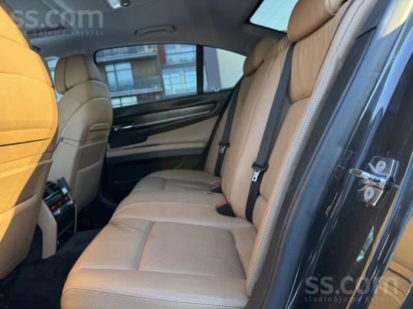Pelēks BMW 730 2008 Rīga, ar dzinēja tilpumu 3.00 L un nobraukumu 345 tūkst. km par 7990 €, foto 9 vietnē AUTOMOTO.COM.LV