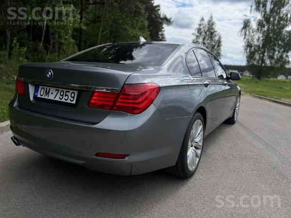 Grey BMW 730 2008 in Riga, with an engine capacity of 3.00 L and mileage of 0 thousand km for 6995 €, photo 8 on AUTOMOTO.COM.LV