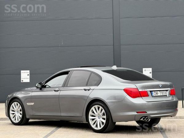 Pelēks BMW 730 2008 Rīga, ar dzinēja tilpumu 3.00 L un nobraukumu 0 tūkst. km par 7950 €, foto 4 vietnē AUTOMOTO.COM.LV