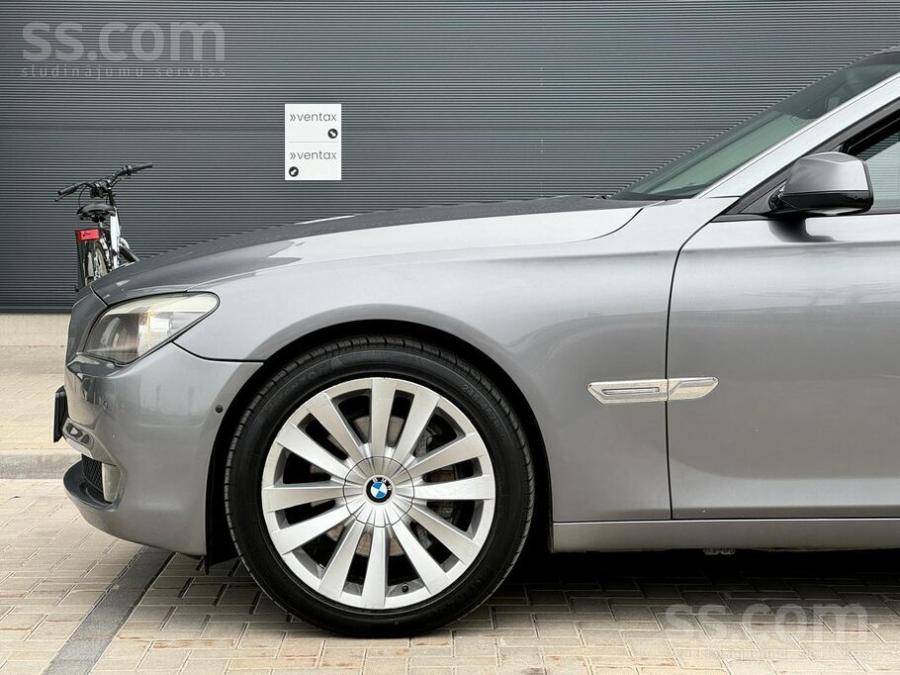 Pelēks BMW 730 2008 Rīga, ar dzinēja tilpumu 3.00 L un nobraukumu 0 tūkst. km par 7950 €, foto 13 vietnē AUTOMOTO.COM.LV