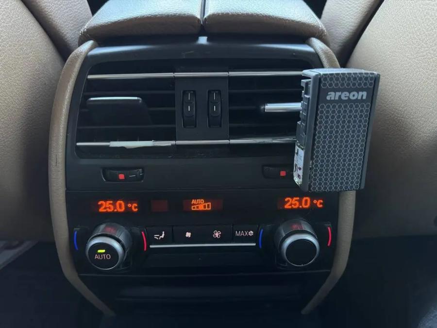 Grey BMW 730 2008 in Riga, with an engine capacity of 3.00 L and mileage of 345 thousand km for 8990 €, photo 14 on AUTOMOTO.COM.LV