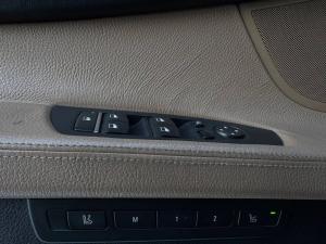 Grey BMW 730 2008 in Riga, with an engine capacity of 3.00 L and mileage of 345 thousand km for 8990 €, photo 15 on AUTOMOTO.COM.LV