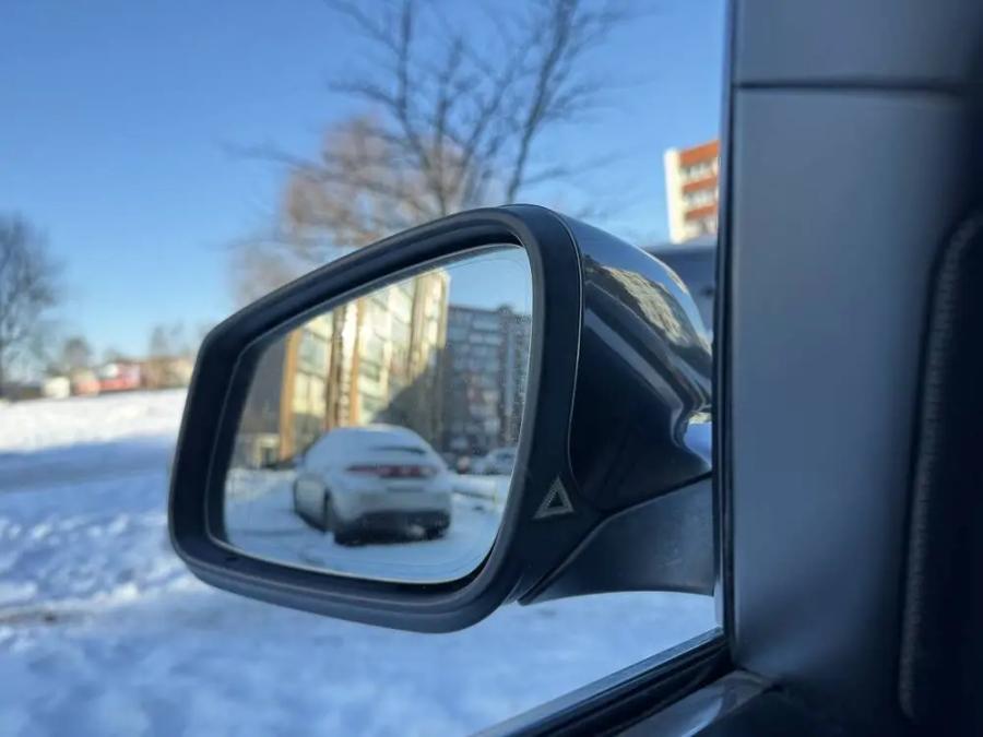 Grey BMW 730 2008 in Riga, with an engine capacity of 3.00 L and mileage of 345 thousand km for 8990 €, photo 18 on AUTOMOTO.COM.LV