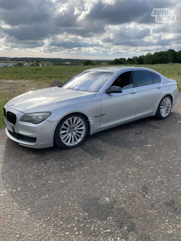 Grey BMW 730 2008 in Silute, with an engine capacity of 3.00 L and mileage of 312 thousand km for 6500 €, photo 1 on AUTOMOTO.COM.LV