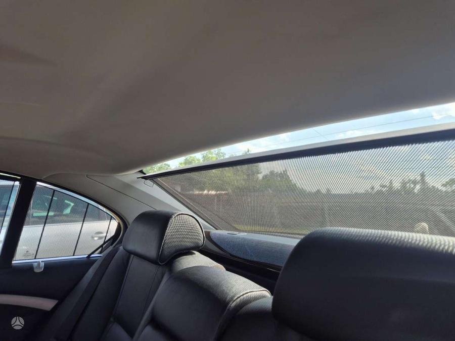 Grey BMW 730 2008 in Marijampole, with an engine capacity of 3.00 L and mileage of 360 thousand km for 6000 €, photo 8 on AUTOMOTO.COM.LV