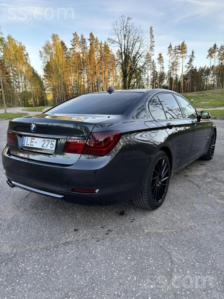 Pelēks BMW 730 2009 Cēsis, ar dzinēja tilpumu 3.00 L un nobraukumu 366 tūkst. km par 8700 €, foto 6 vietnē AUTOMOTO.COM.LV