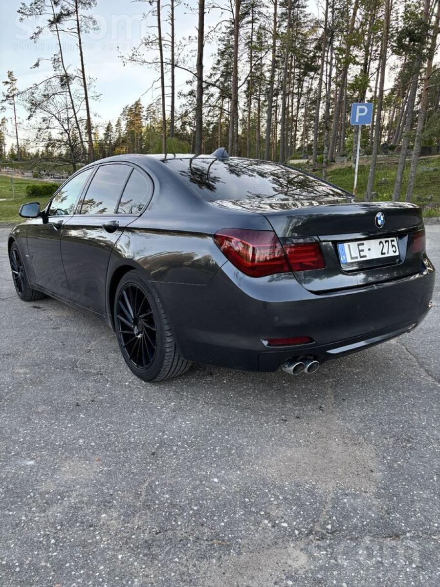 Pelēks BMW 730 2009 Cēsis, ar dzinēja tilpumu 3.00 L un nobraukumu 366 tūkst. km par 8700 €, foto 7 vietnē AUTOMOTO.COM.LV