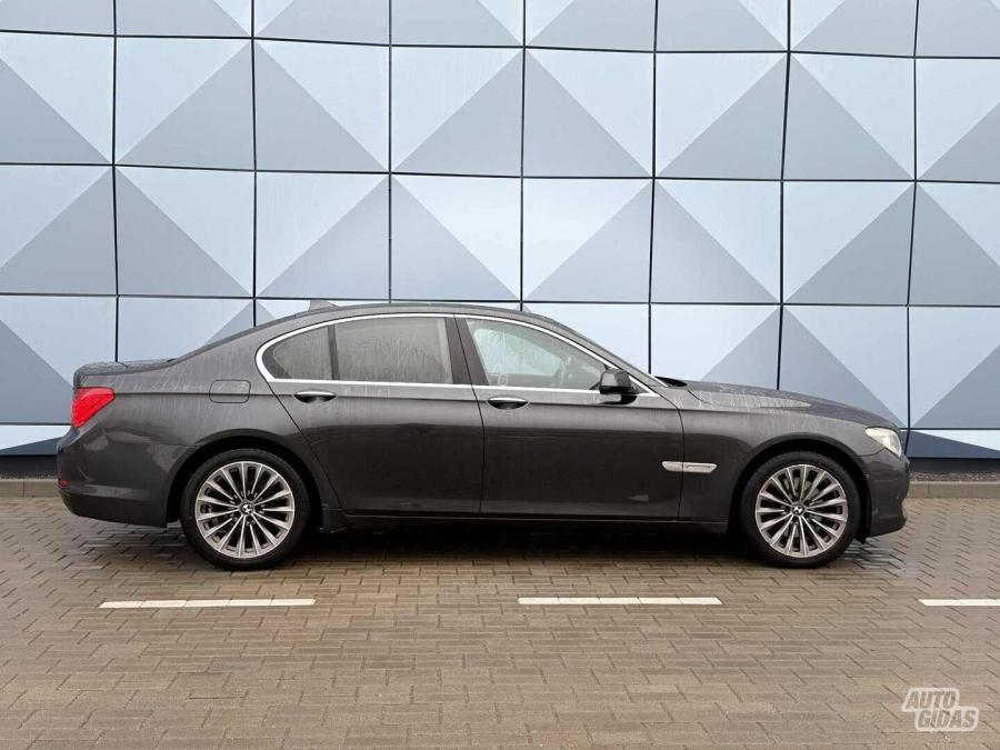 Pelēks BMW 730 2009 Šilutė, ar dzinēja tilpumu 3.00 L un nobraukumu 340 tūkst. km par 8500 €, foto 1 vietnē AUTOMOTO.COM.LV