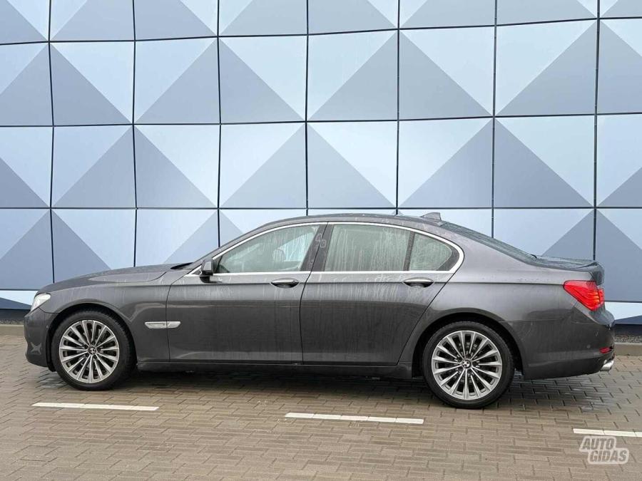Pelēks BMW 730 2009 Šilutė, ar dzinēja tilpumu 3.00 L un nobraukumu 340 tūkst. km par 8500 €, foto 4 vietnē AUTOMOTO.COM.LV