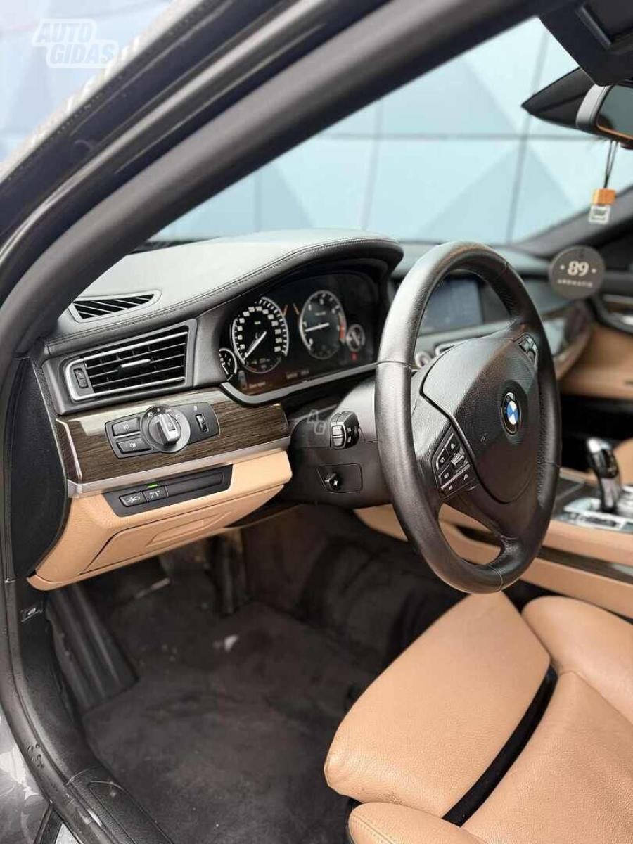 Pelēks BMW 730 2009 Šilutė, ar dzinēja tilpumu 3.00 L un nobraukumu 340 tūkst. km par 8500 €, foto 15 vietnē AUTOMOTO.COM.LV
