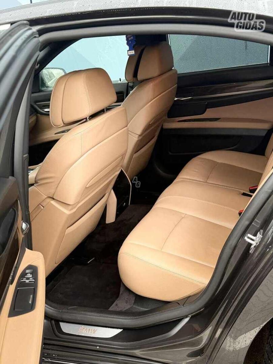 Pelēks BMW 730 2009 Šilutė, ar dzinēja tilpumu 3.00 L un nobraukumu 340 tūkst. km par 8500 €, foto 18 vietnē AUTOMOTO.COM.LV