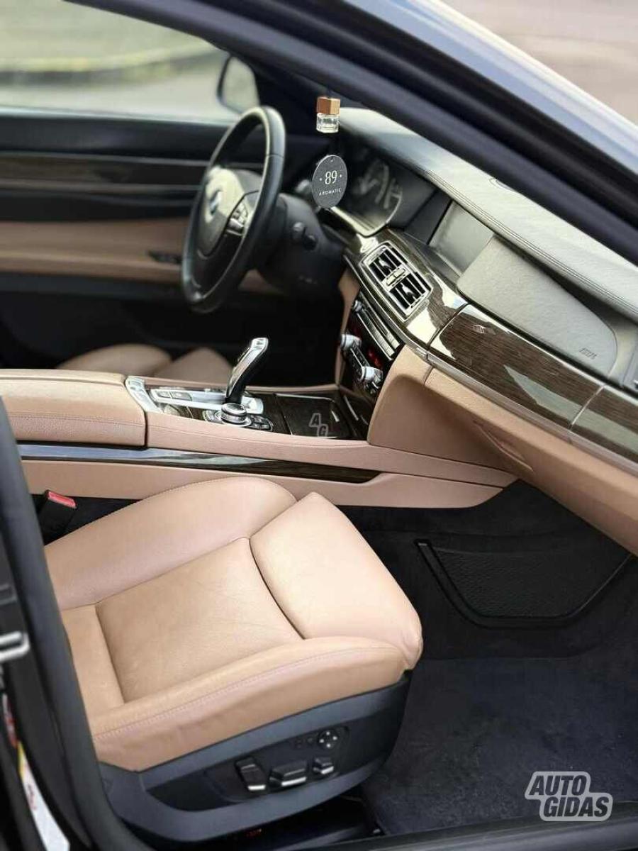 Pelēks BMW 730 2009 Šilutė, ar dzinēja tilpumu 3.00 L un nobraukumu 340 tūkst. km par 8500 €, foto 25 vietnē AUTOMOTO.COM.LV