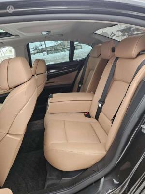 Grey BMW 730 2009 in Siauliai, with an engine capacity of 2.99 L and mileage of 315 thousand km for 9450 €, photo 16 on AUTOMOTO.COM.LV