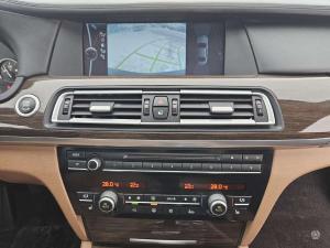 Grey BMW 730 2009 in Siauliai, with an engine capacity of 2.99 L and mileage of 315 thousand km for 9450 €, photo 22 on AUTOMOTO.COM.LV