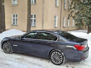 Grey BMW 730 2009 in Silute, with an engine capacity of 3.00 L and mileage of 380 thousand km for 8500 €, photo 2 on AUTOMOTO.COM.LV