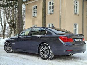 Grey BMW 730 2009 in Silute, with an engine capacity of 3.00 L and mileage of 380 thousand km for 8500 €, photo 10 on AUTOMOTO.COM.LV