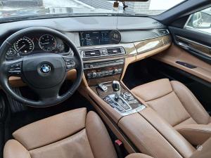 Grey BMW 730 2009 in Silute, with an engine capacity of 3.00 L and mileage of 380 thousand km for 8500 €, photo 27 on AUTOMOTO.COM.LV