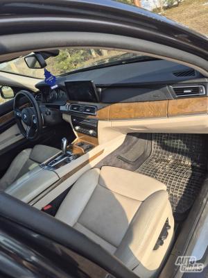 Pelēks BMW 730 2009 Ariogala, ar dzinēja tilpumu 3.00 L un nobraukumu 330 tūkst. km par 8800 €, foto 2 vietnē AUTOMOTO.COM.LV