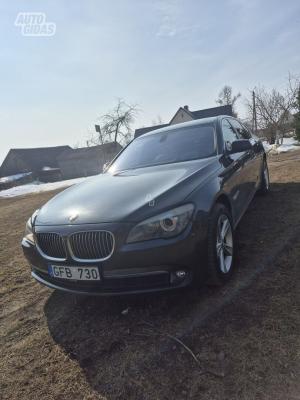 Pelēks BMW 730 2009 Ariogala, ar dzinēja tilpumu 3.00 L un nobraukumu 330 tūkst. km par 8800 €, foto 6 vietnē AUTOMOTO.COM.LV