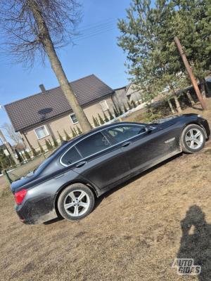 Pelēks BMW 730 2009 Ariogala, ar dzinēja tilpumu 3.00 L un nobraukumu 330 tūkst. km par 8800 €, foto 8 vietnē AUTOMOTO.COM.LV