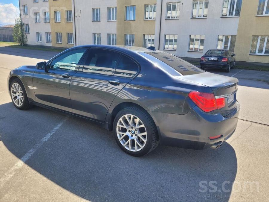 Pelēks BMW 730 2009 Rīga, ar dzinēja tilpumu 3.00 L un nobraukumu 225 tūkst. km par 7250 €, foto 5 vietnē AUTOMOTO.COM.LV